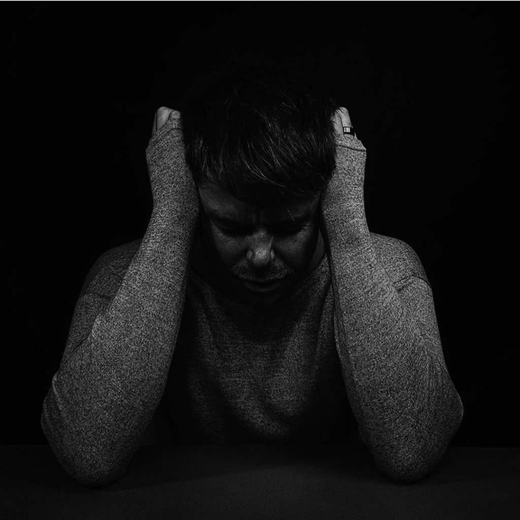 اجمل الصور الحزينة للرجال 2025 - كلمات اغاني